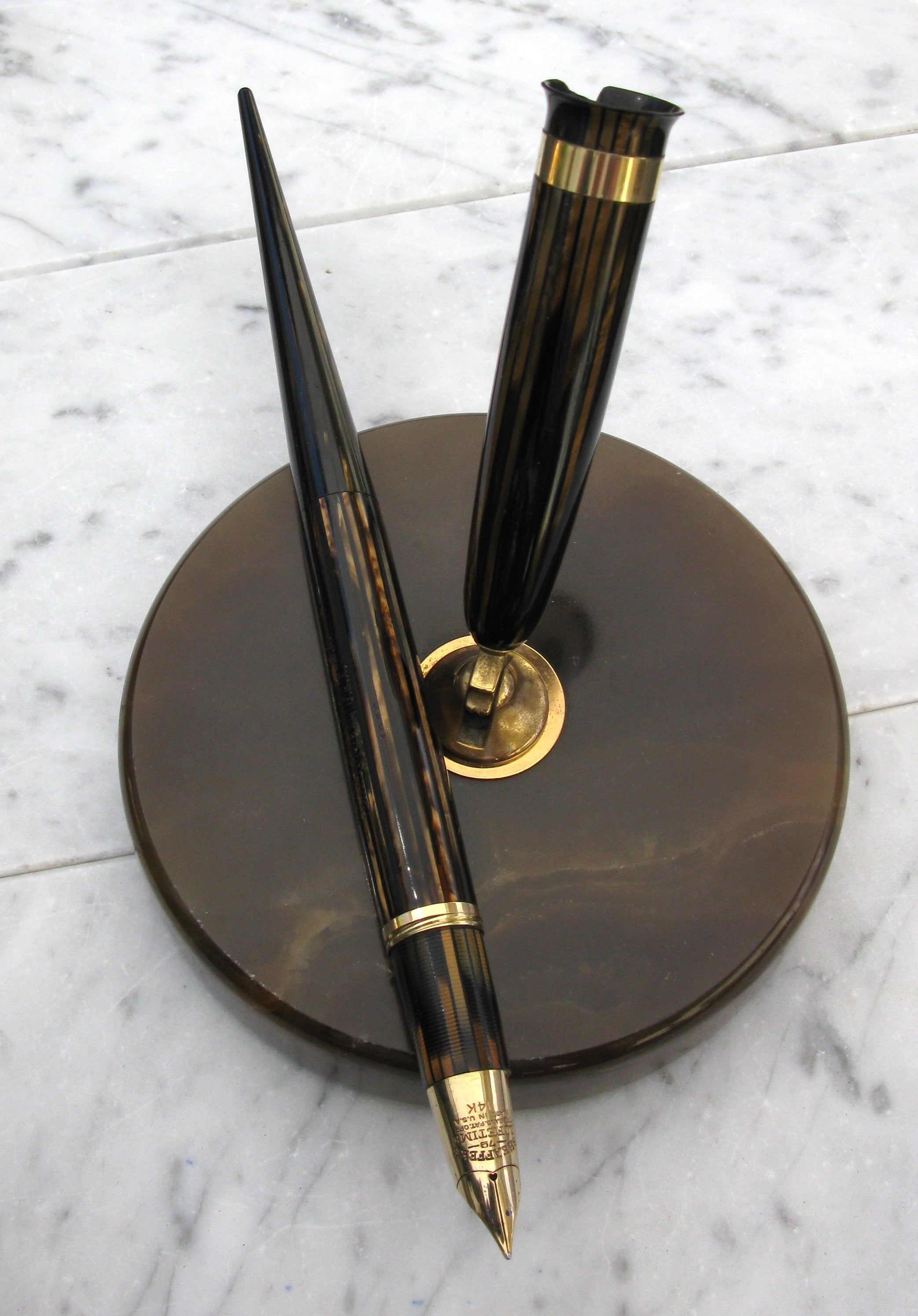 Desk Pens – Paper Wants A Pen